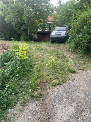 Manđelos, 17 ari, uknjižen plac sa vikendicom