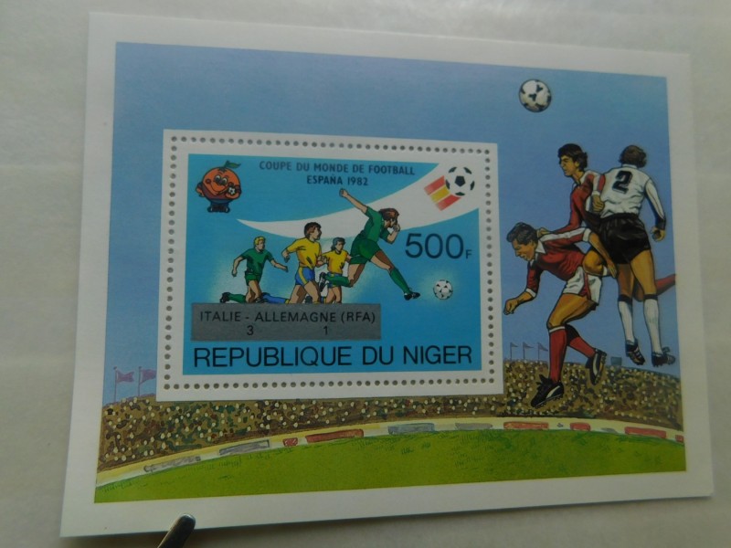 ** NIGER FIFA 1982 BLOK **