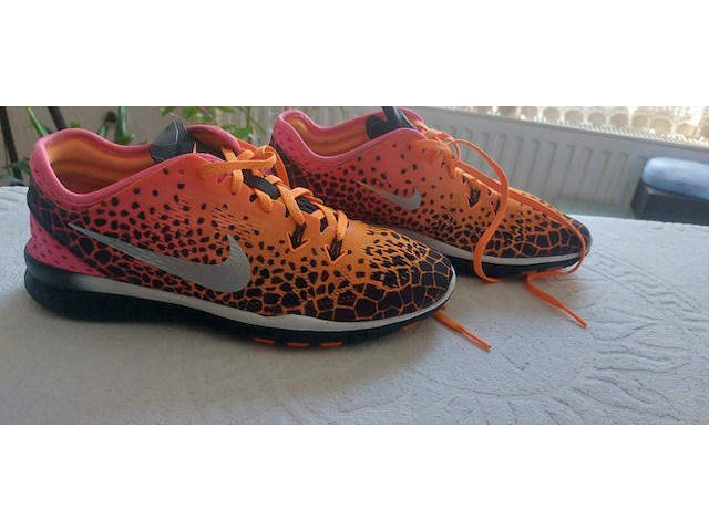 Patike--Nike Free 5.0----broj 40--kao Nove