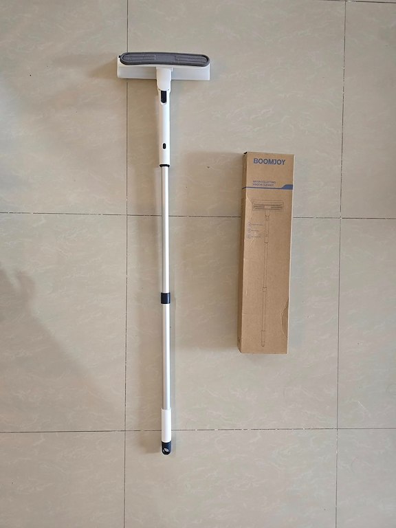 Teleskopski sprej mop cistac prozora
Brzo i efikasno
Pogodan za male prostore i uske uglove, ovaj mini mop čini čišćenje brzim i jednostavnim!
Široka upotreba
Sa svojim širokim spektrom primen...