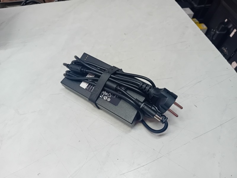 Dell 19,5V- 6,7A-130W Orginalan punjac 7.4mm x 5.0mm