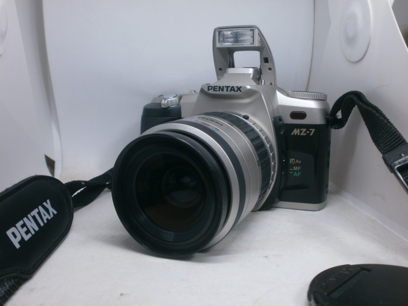 Pentax MZ-7 35mm SLR Film Camera + 28-80 Lens