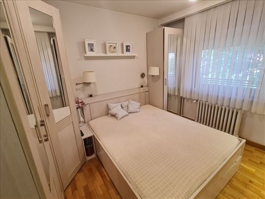 Na prodaju spavaća soba