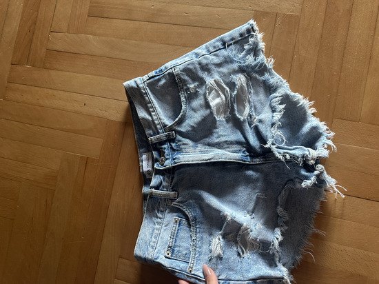 Zara sorts s