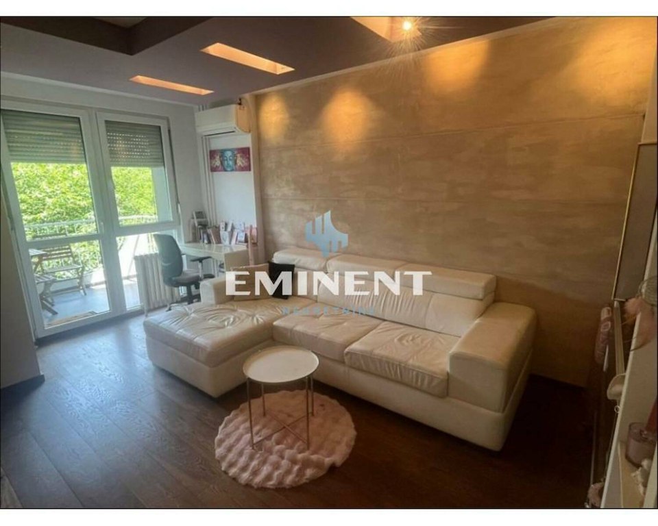 Novi Beograd, Hotel Jugoslavija, Prve pruge, 2.0, 44m2, 700 EUR