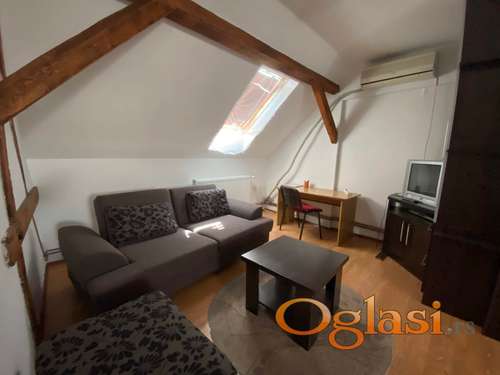 Novoopremljeni apartmani u centru grada