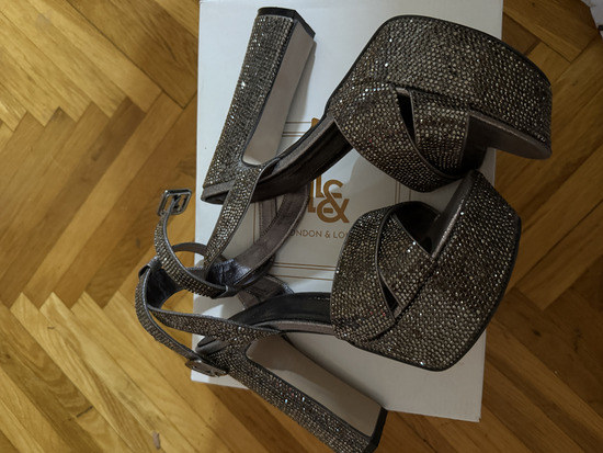 Nove sandale sa cirkonima 38