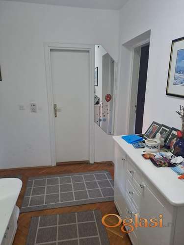 Trosoban stan 64m2 Sombor