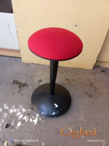 Nekoriscena ispravna stolica ikea