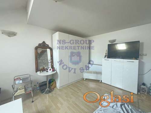 Predstavljamo Vam trosoban duplex u samom centru grada.