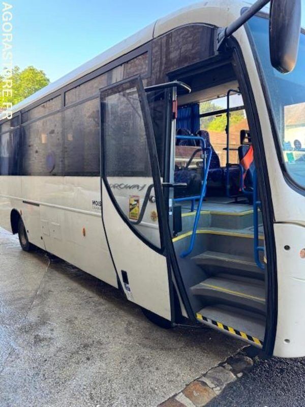 Prodaje se IVECO 100E22 PROWAY prigradski autobus na aukciji