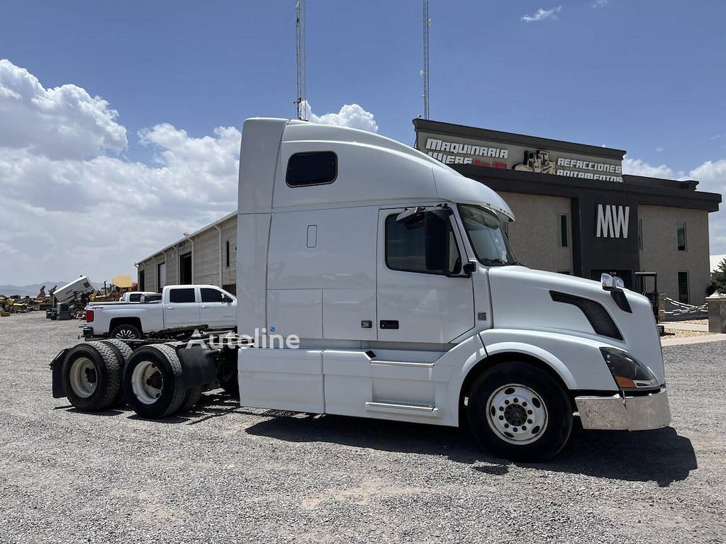 Volvo VNL64 tegljač
