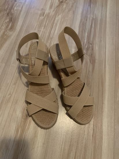 Nove sandale