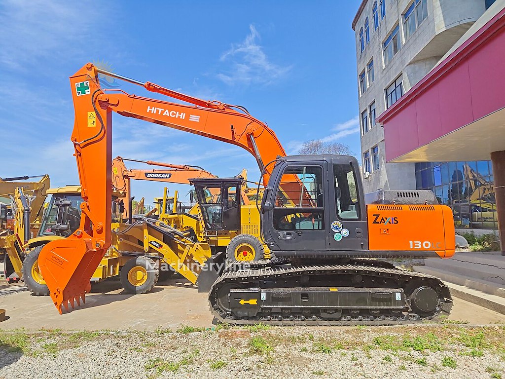 Hitachi ZX130 bager guseničar