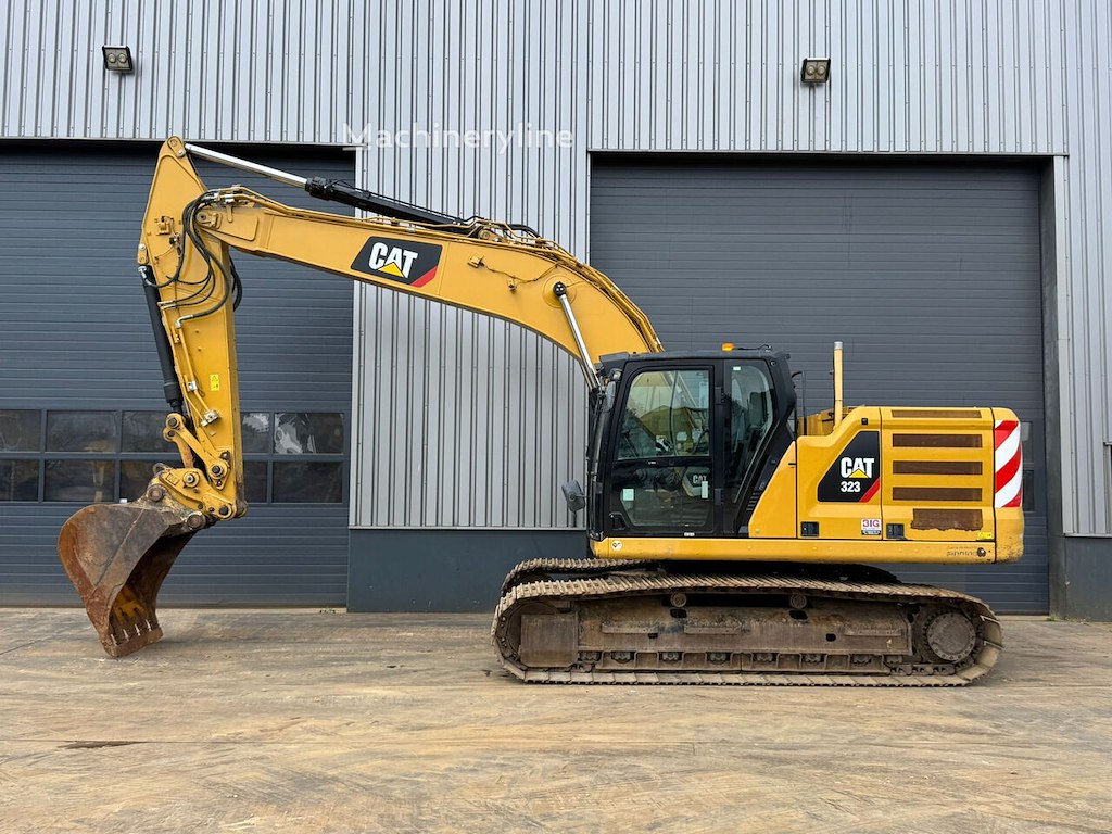 Caterpillar 323 bager guseničar