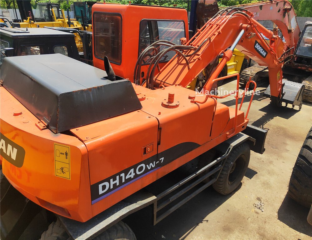 Doosan DH140 bager točkaš