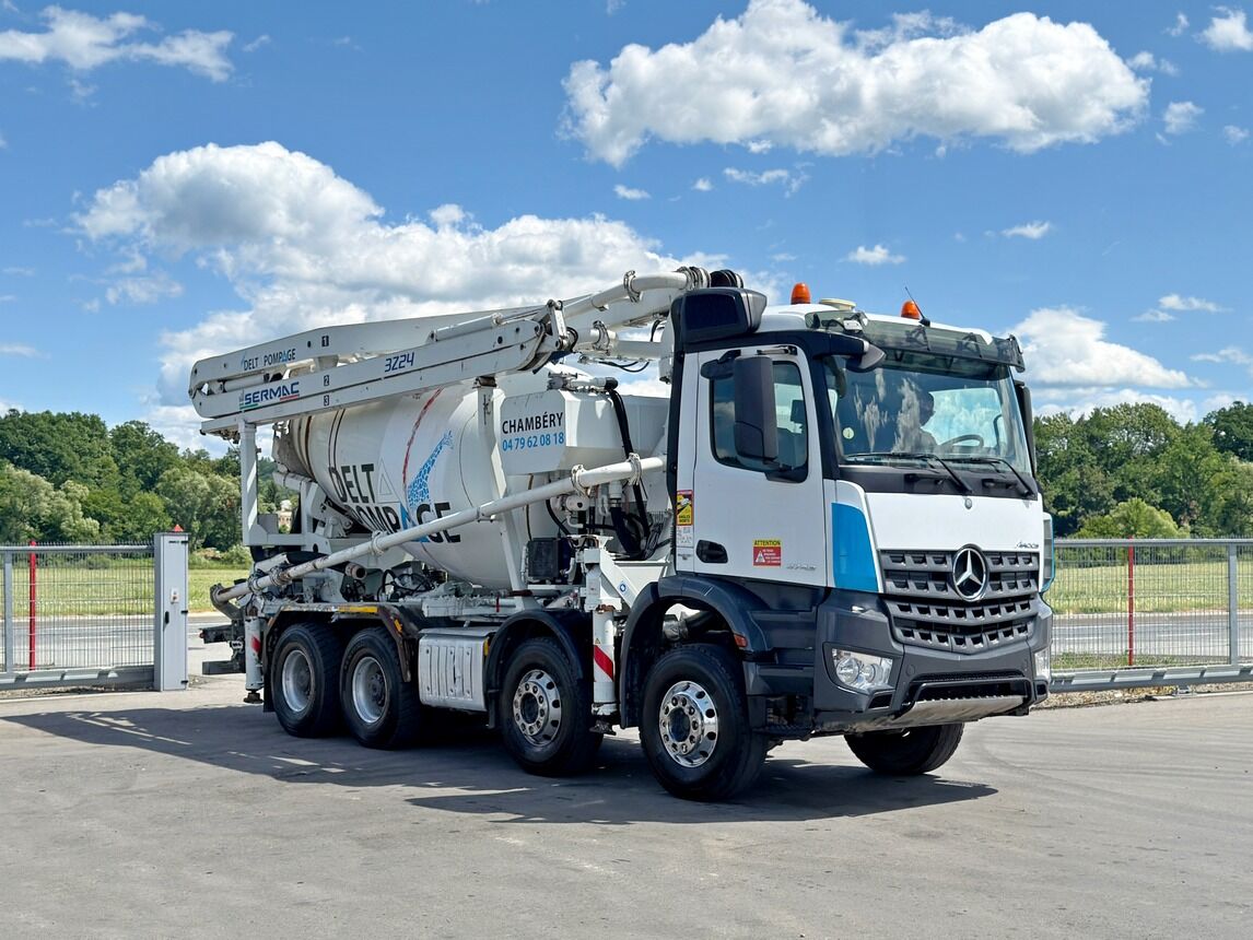 Mercedes-Benz AROCS 3743 * Betonpumpe + FUNK * 8x4 * TOP kamion s mešalicom za beton