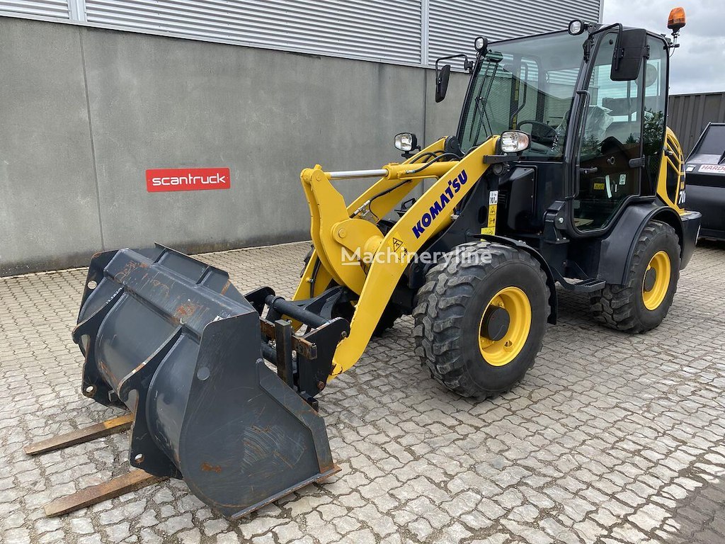 Komatsu WA70M-8EO prednji utovarivač