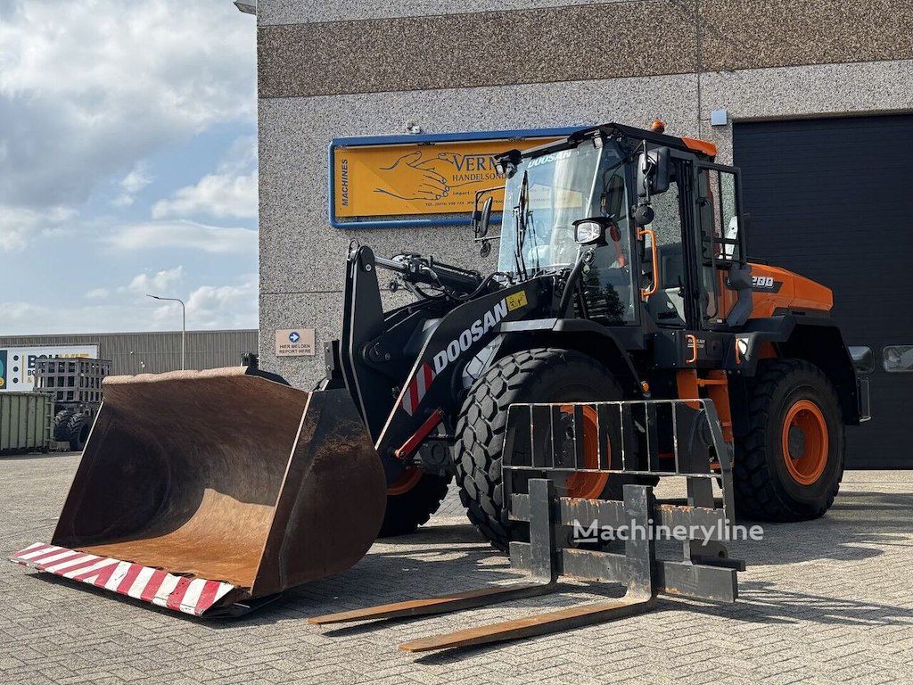 Develon DL200-7 prednji utovarivač