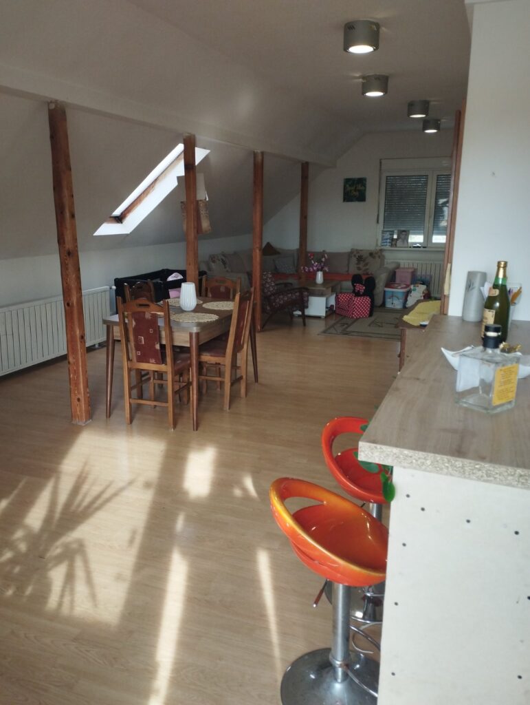 Poslovno-stambena zgrada u Staroj Pazovi