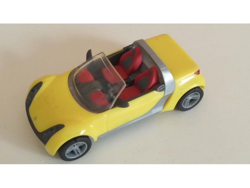 maxi kinder figura smarts