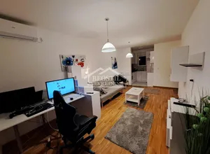 Izdavanje Stan - Beograd, Surčin Centar