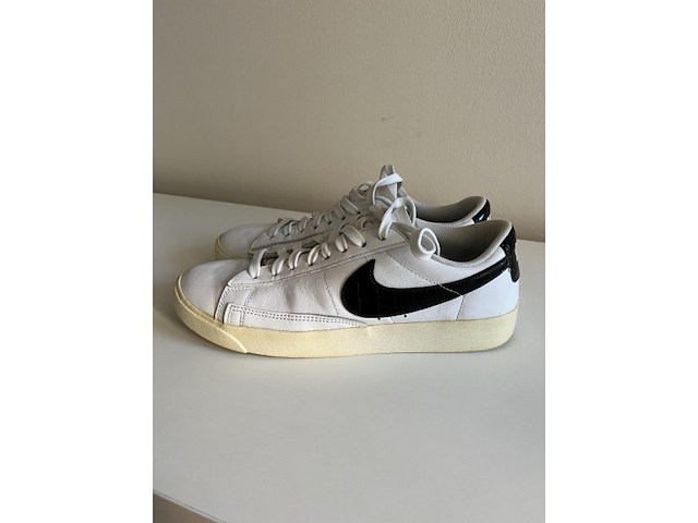 Zenske NIKE patike