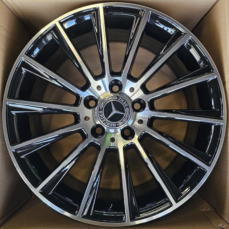 ALU FELNE
7.5J x17 ET45 5X112
