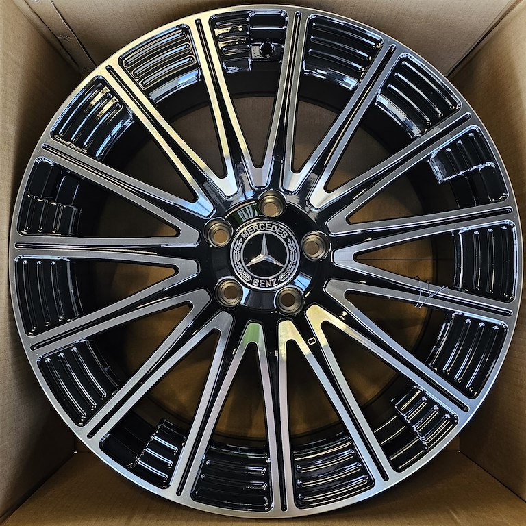ALU FELNE
8J x19 ET38 5X112
