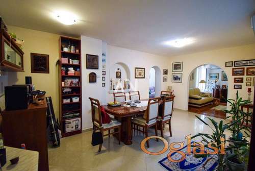 Stari grad, Trg republike, Makedonska ID#21073