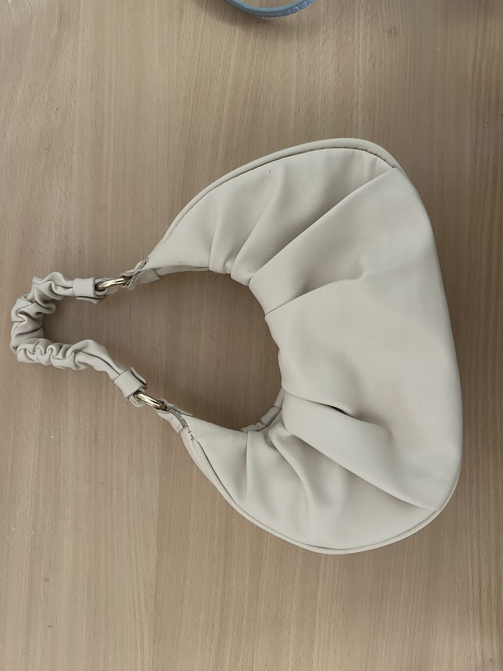Materijal: Veštačka koža