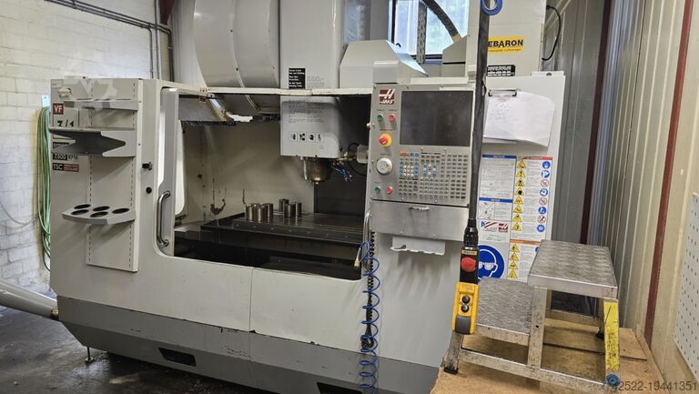 Machining Center - vertikalno
Haas VF 3 YT/ 50 HE