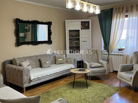 Na prodaju uknjižena kuća u Novoj Pazovi