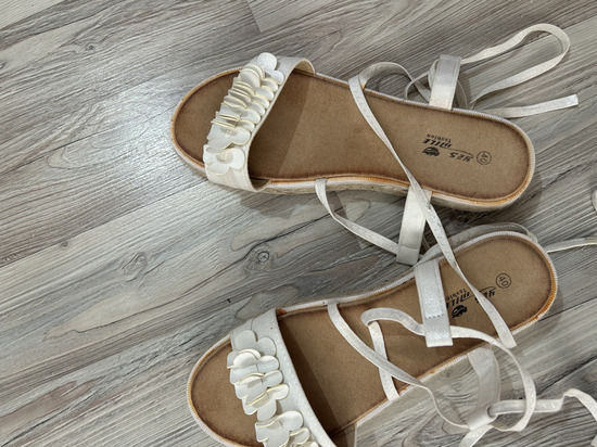 Nove sandale