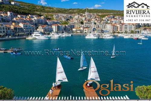 Luksuzni jednosoban stan na poslednjem spratu u zgradi IRIS-8 Marina Village Lustica Bay