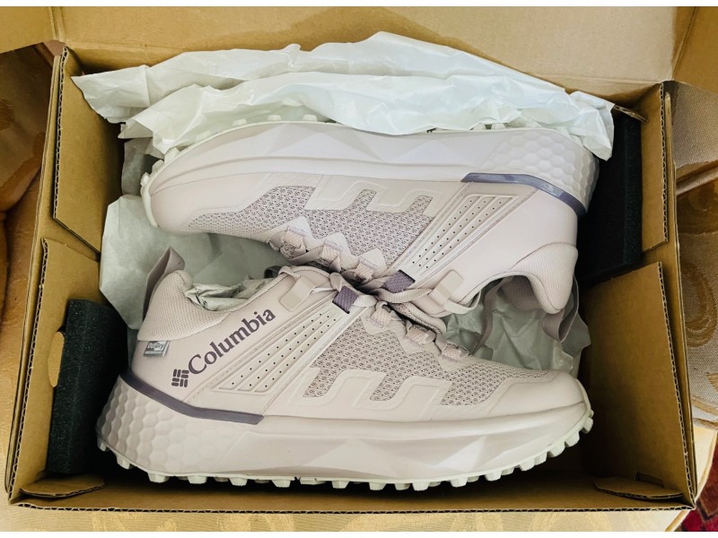 COLUMBIA mountain shoes NOVE