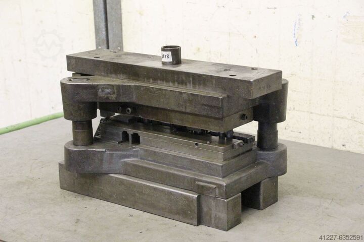 Dvostubni alat za probijanje
unbekannt 450/265/H305 mm