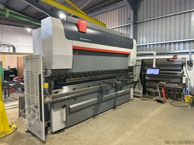 Pritisnite KOČNICOM
Bystronic Xact Smart 225/4100