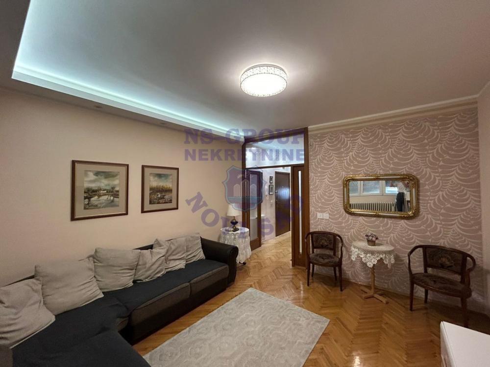 Trosoban stan na prodaju, 75m2, 195.700€