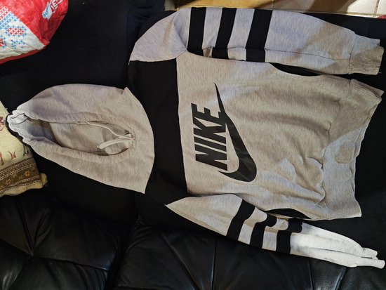 Nike dukserica