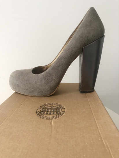 ACNE Studios, Vega Gray