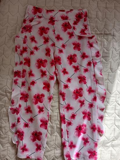 OVS cvetne letnje/prolecne pantalone/salvare, 122