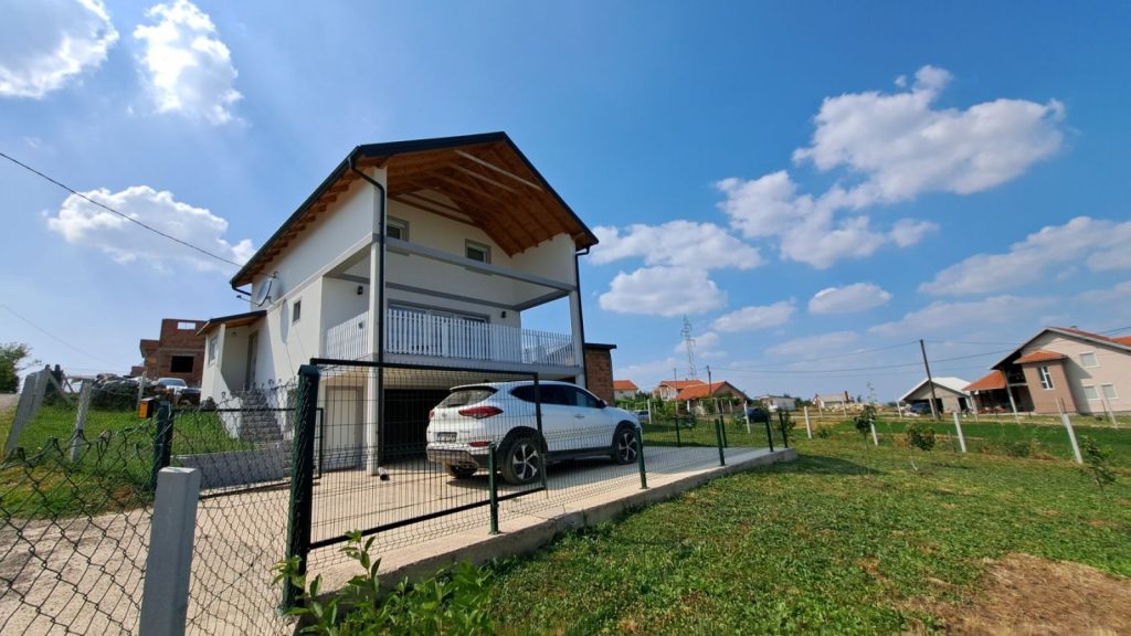 Kuća 199 m², 7ari, Barič, Obrenovac, 135.000€ (NAMEŠTENA)