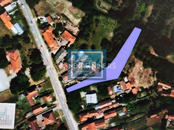 Plac za izgradnju vikend kuće ili hale na glavnom putu Lapovo Batčina