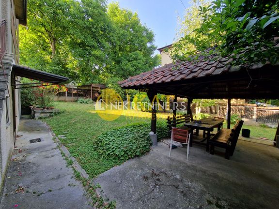 Rakovica, kuća 221m2 + 7a placa + garaža ID#4464