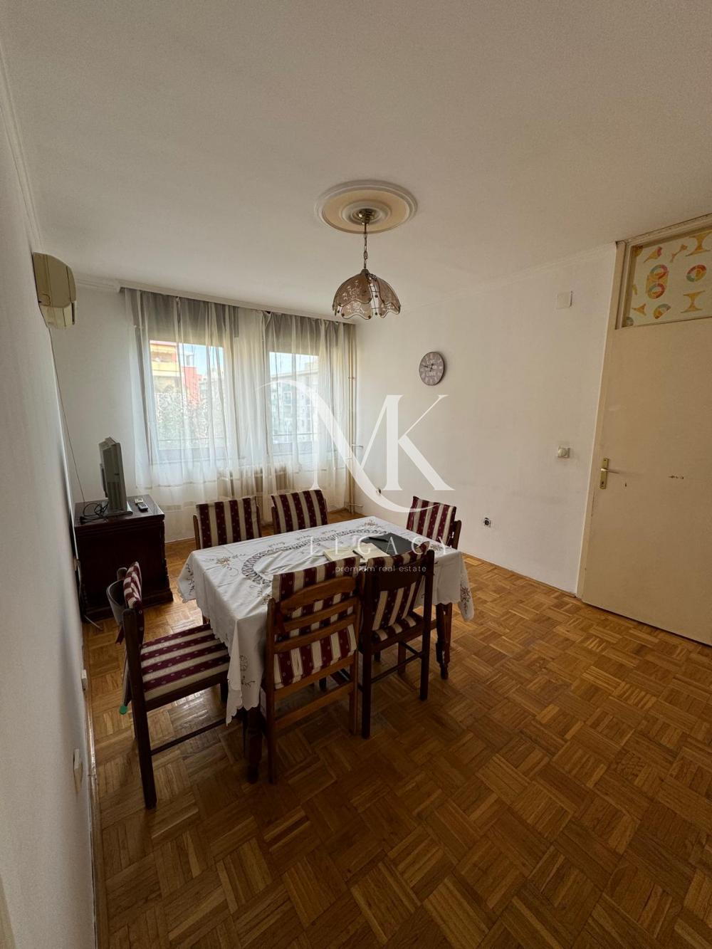 Dobra lokacija, polunamešten, useljiv ID#1102 430 €