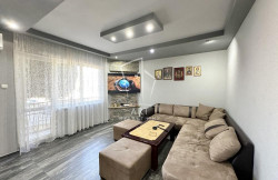 Novi Banovci, Vojvođanska, 220m2, 10ari ID#11452