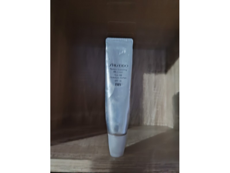 Shiseido bb krema light clear