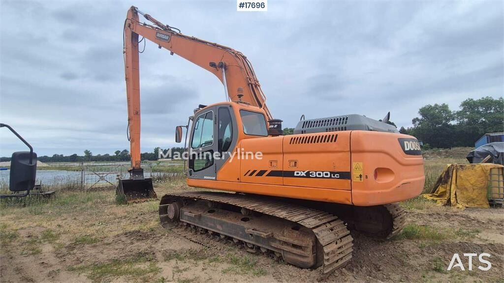 Doosan DX 300 LC bager guseničar