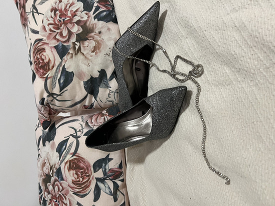 ZARA prelepe sljokicave srebrne stikle SNIZENO